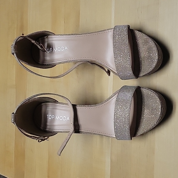 TOP Moda | Shoes | Womens Gold Sparkle Heels | Poshmark